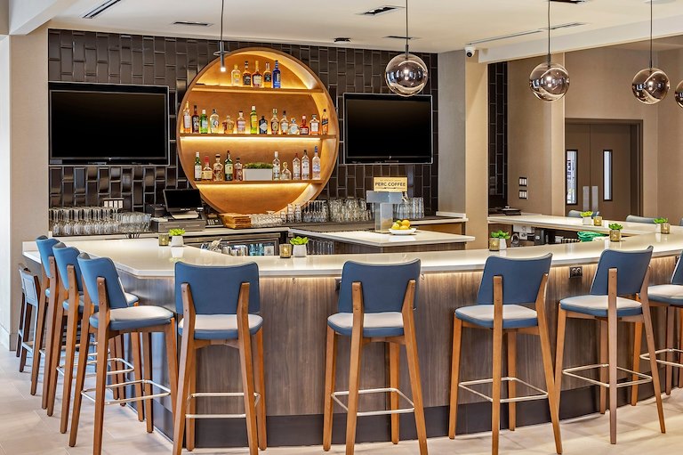 Downtown Savannah Restaurant | Cambria Hotel Savannah, GA